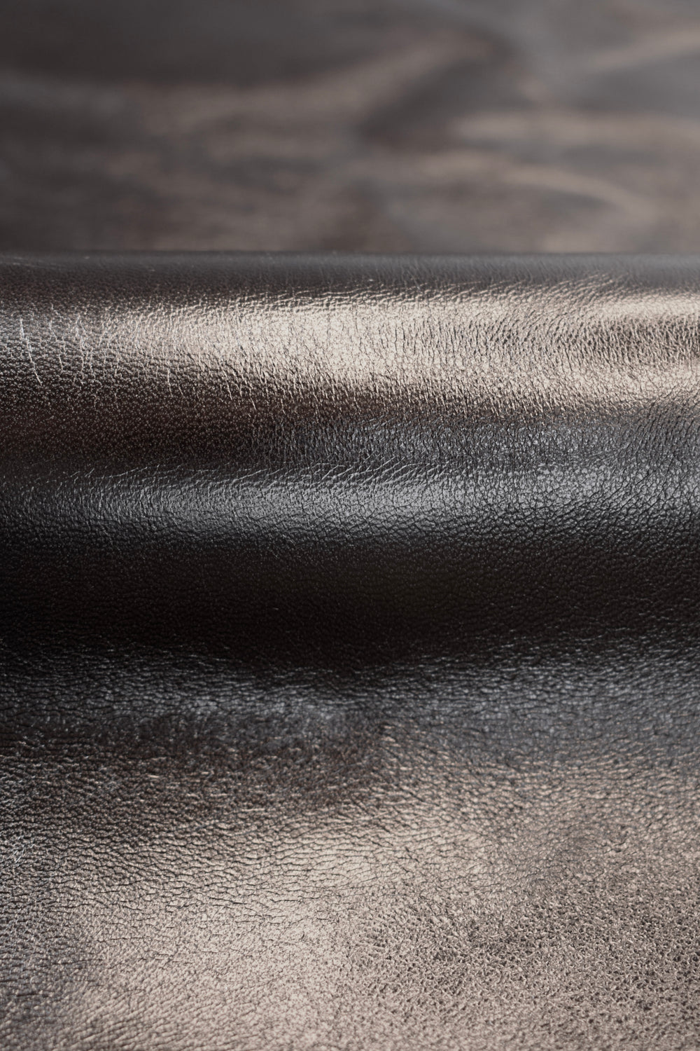 Acquista Pelle di Nappa smooth glossy lamb leather 0.9mm